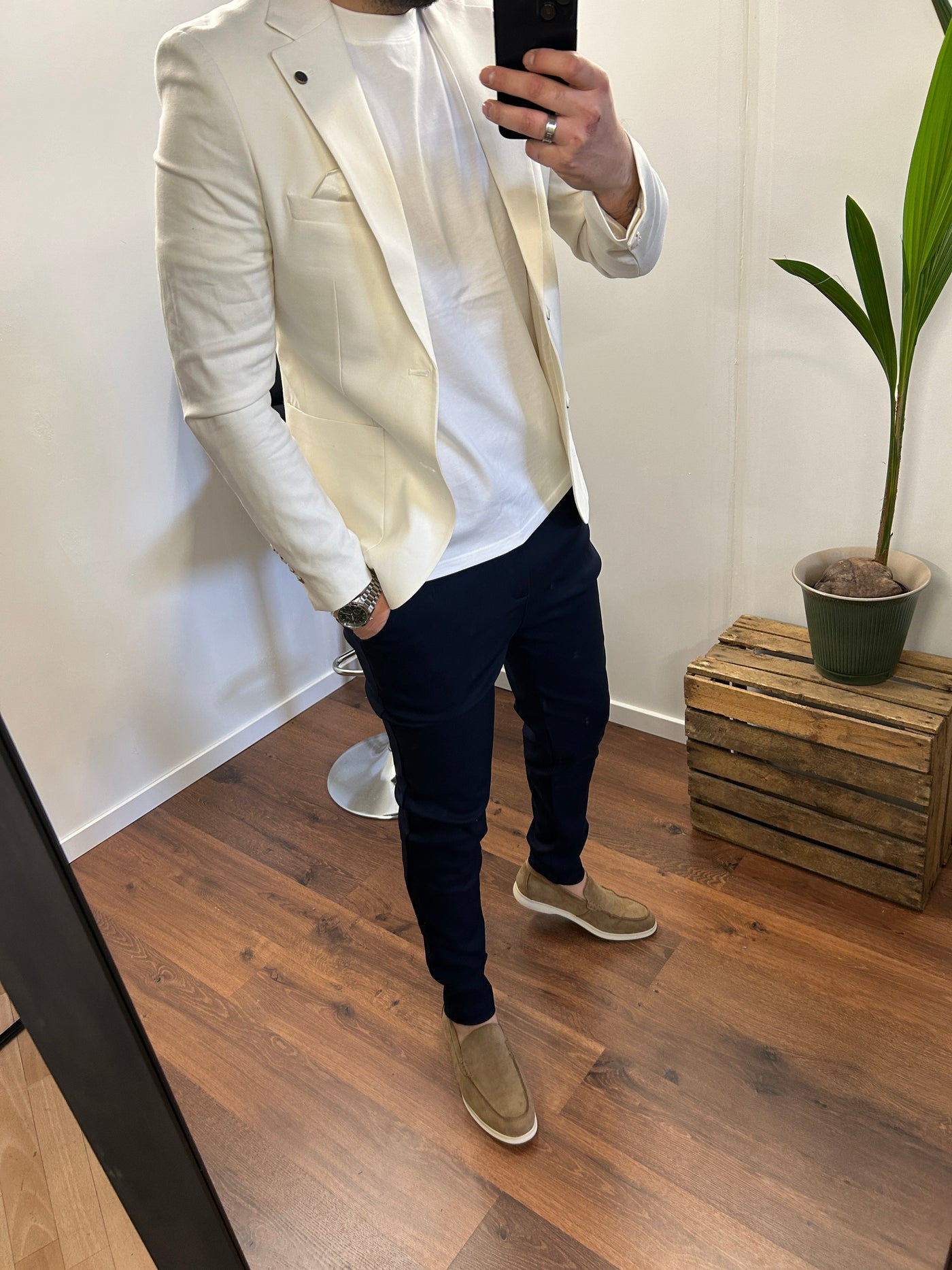 L'HABIT DE L'HOMME